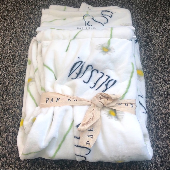 Rae Dunn | Bedding | Rae Dunn Daisy Blessed Blanket | Poshmark